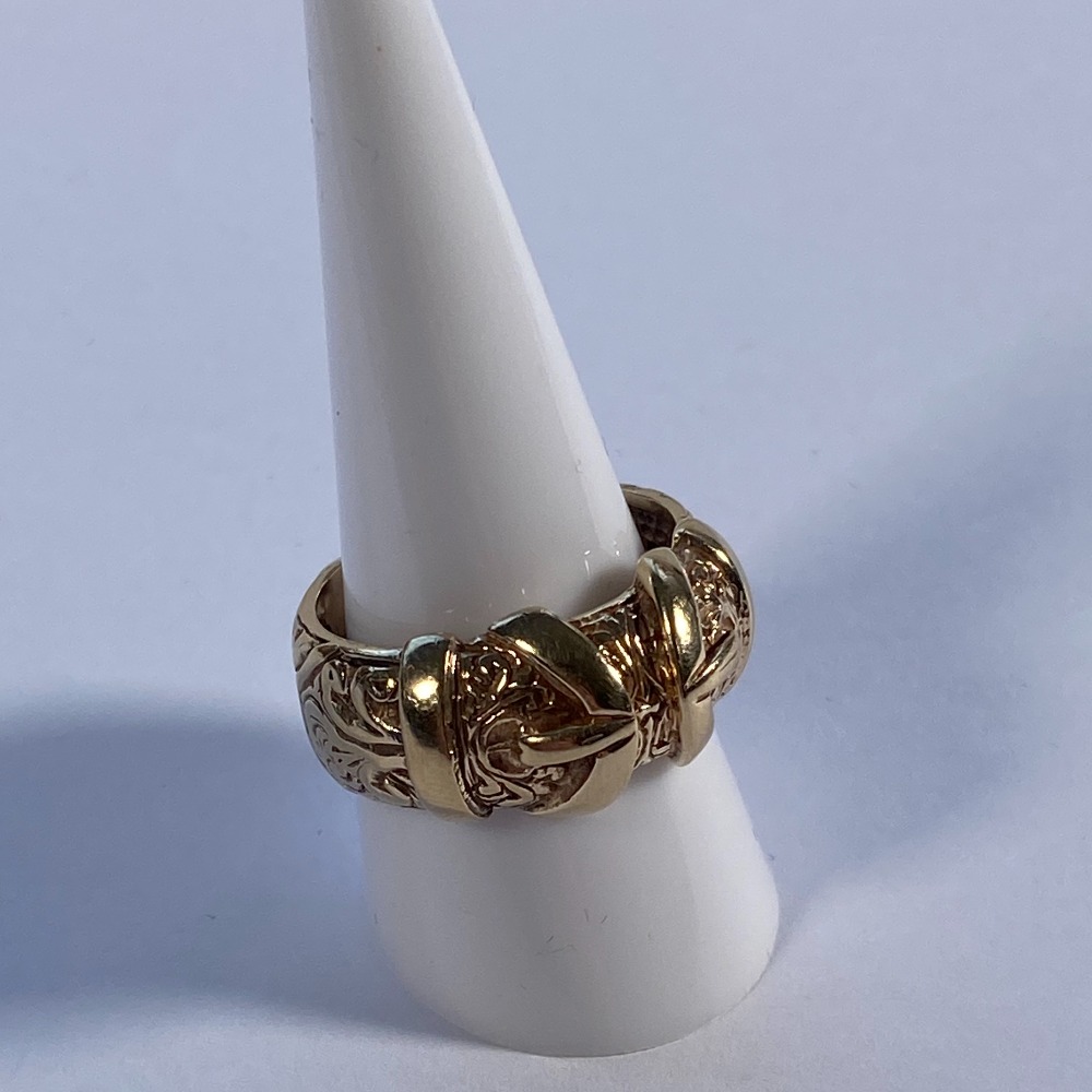 9ct Gold Buckle with Floral / Leaf Pattern Ring - Own4Less